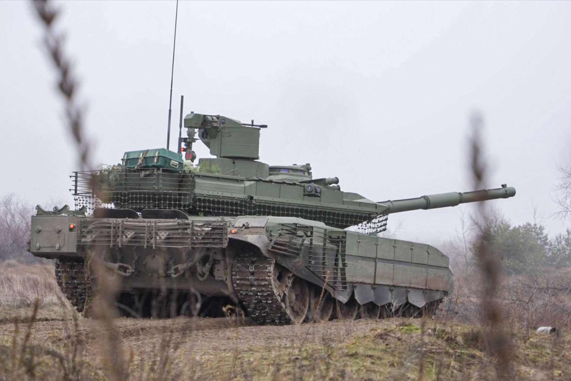 Russian Army to finally receive more T-90M Proryv-3 tanks with long-awaited Arena-M APS